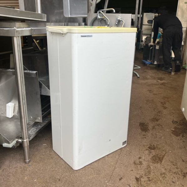 パナソニック 冷凍ストッカー SCR-S45 2014年製 買取させていただきました！ – 無限堂厨房ネットショップ